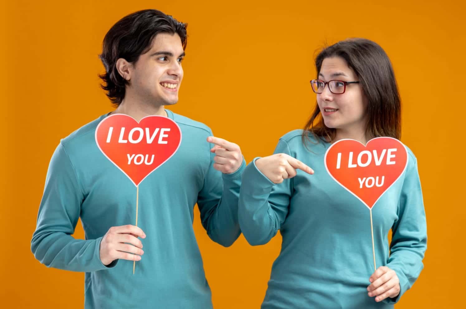 Kenali 5 Macam Love Language: Apa Bahasa Cinta Kamu? - Ruang Bicara